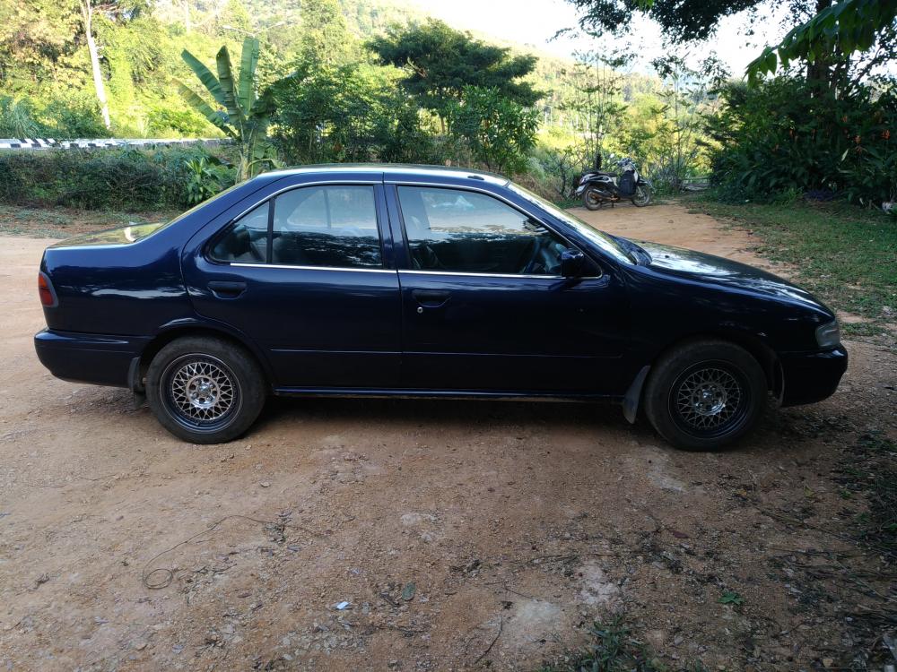 1998 Nissan SUNNY Super Saloon sedan 9817303