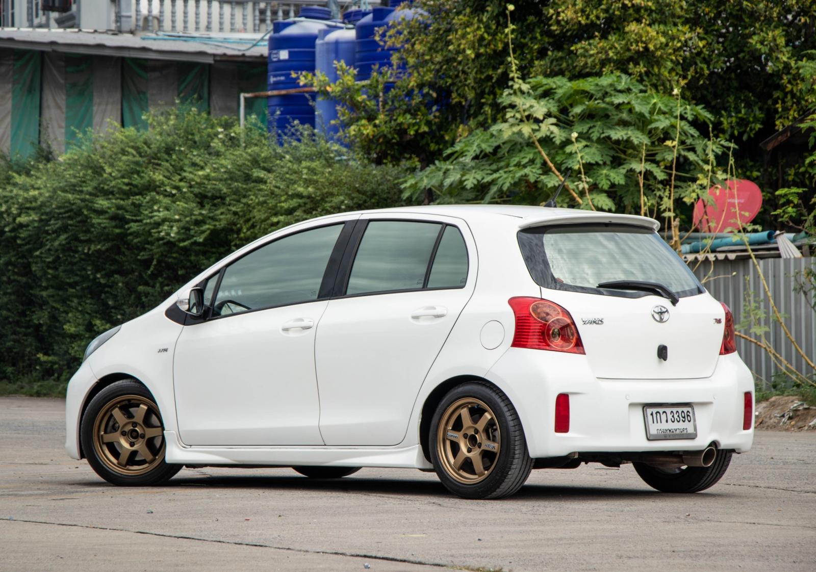 2013 Toyota YARIS RS hatchback 16521362