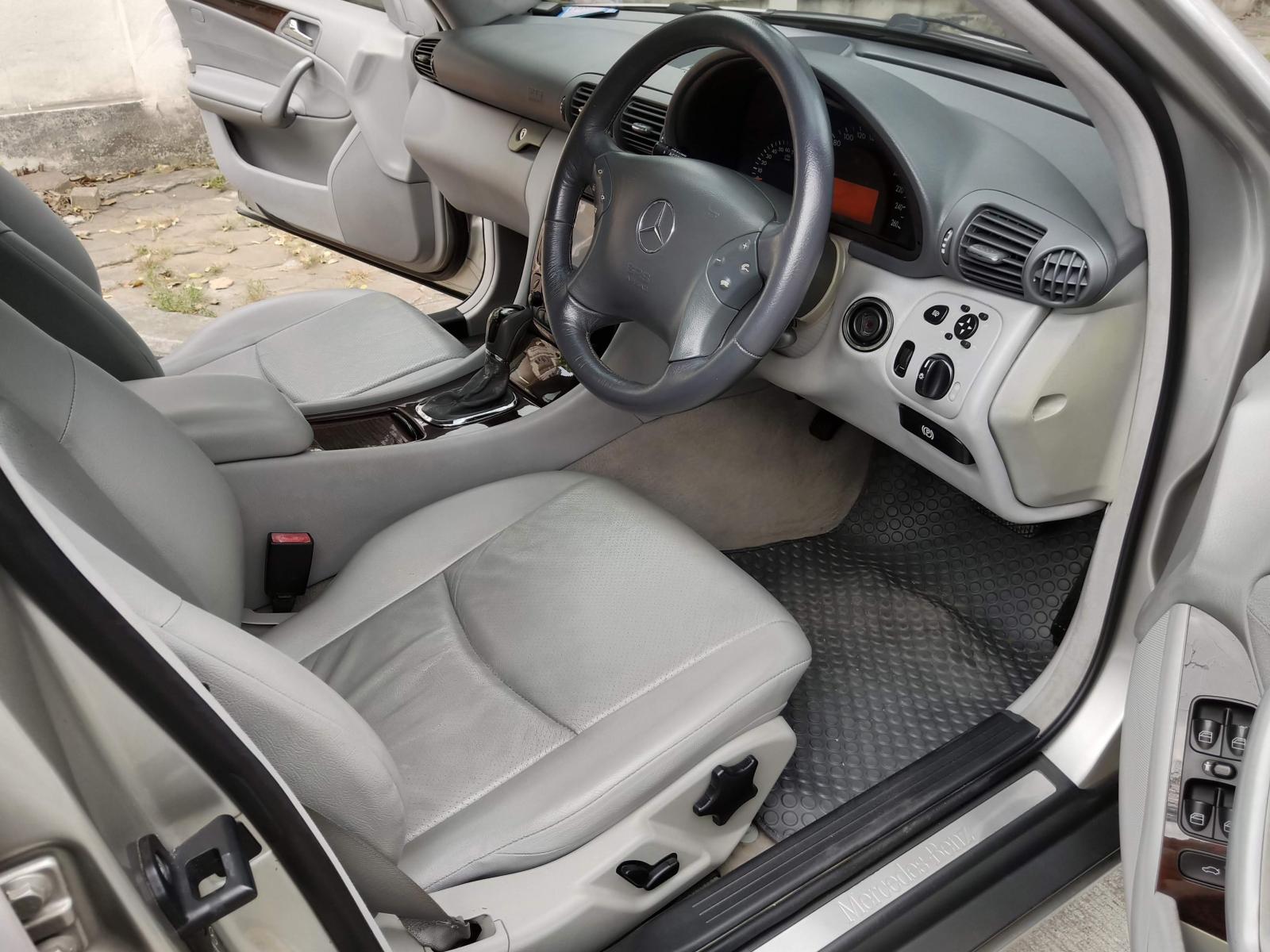 2002 Mercedes-Benz C180 Kompressor Elegance sedan 18375973