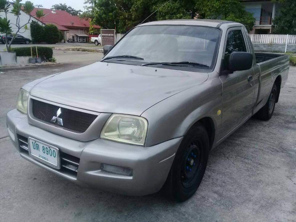 2004 Mitsubishi L200-STRADA pickup 18424133