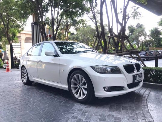 BMW Series3 320i SE LCi (V-Shape) โฉมe90 รุ่นTopสุด Full Option มือ ...