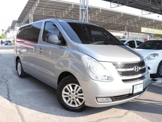 2013 Hyundai H-1 Deluxe van 10028452