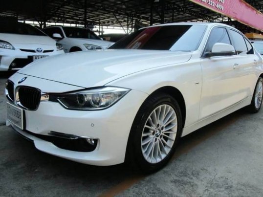 2012 BMW 320d SE sedan 10084563