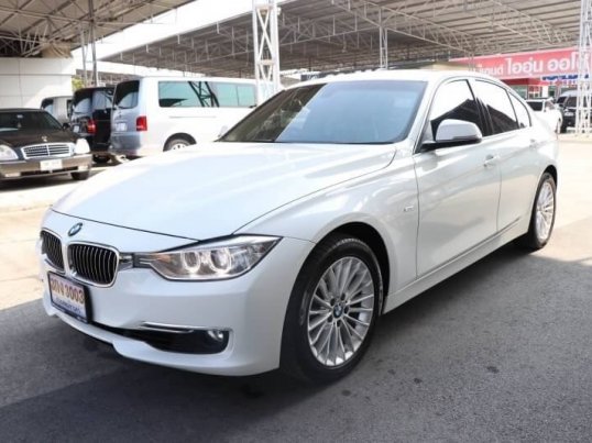 2015 BMW 320i M Sport sedan 11050113