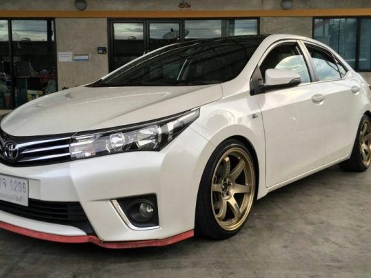 2014 Toyota Altis sedan 11579792