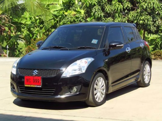 2015 Suzuki Swift GLX hatchback 11767703