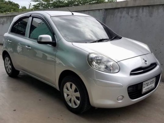 2013 Nissan MARCH hatchback 12864342