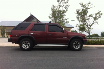 1995 Isuzu Cameo 2WD suv 13017823