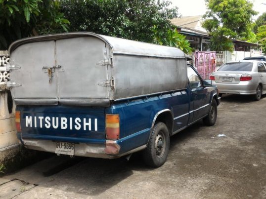 1990 Mitsubishi L200-CYCLONE pickup 13588913