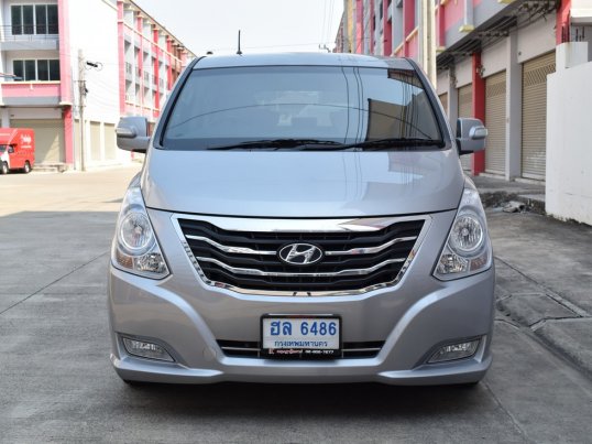 2015 Hyundai H-1 Deluxe mpv 16557972