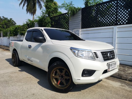 2016 Nissan NP 300 Navara Caliber EL pickup 18324702