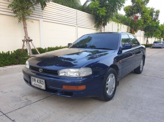 1995 Toyota CAMRY E sedan 18409272