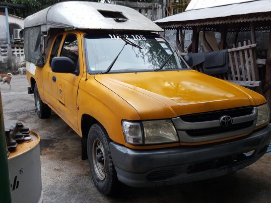 2004 Toyota HILUX TIGER GL pickup 18565143