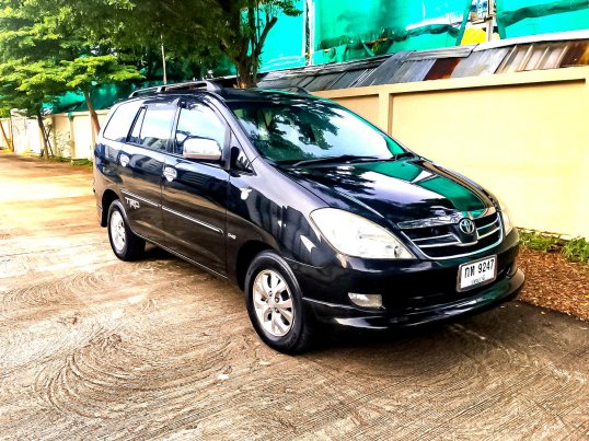2004 Toyota Innova 2.5 V SUV 20608852