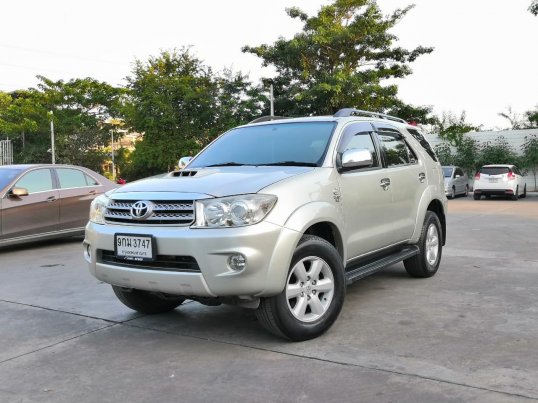 2009 Toyota Fortuner 3.0 V SUV 21089472