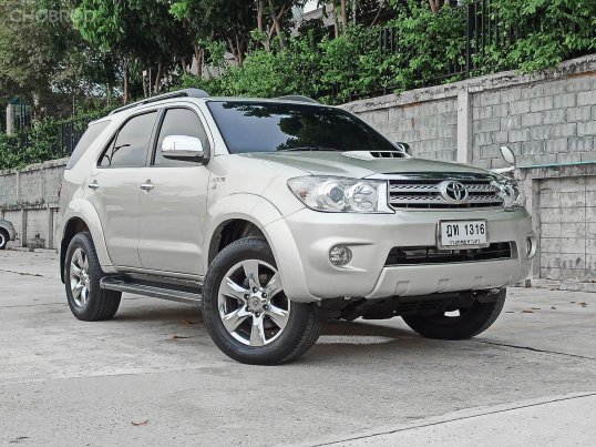 2010 Toyota Fortuner 3.0 V SUV 22005162