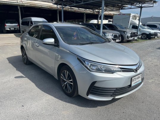 1017 Toyota Corolla Altis รถเก๋ง 4 ประตู 24030732