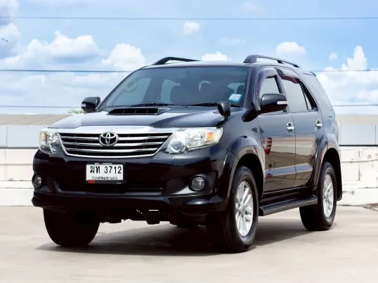 2011 Toyota Fortuner 3.0 V SUV 25193092