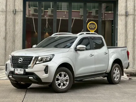 Nissan Navara 2.3 V 4D Calibre เกียร์ธรรมดา จดทะเบียน ปี2022 พิเศษเพียง ...