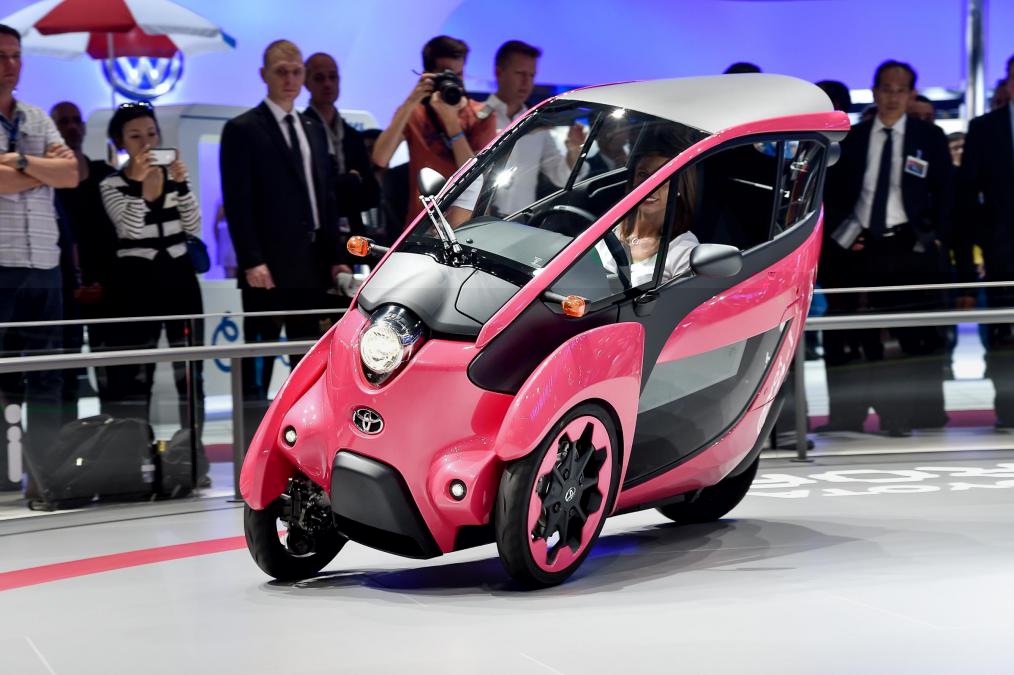 Toyota i-Road รถยนต์จิ๋วตอบโจทย์ชีวิตคนเมือง